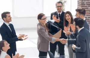 Apa Itu Rehire Karyawan? Ini Pengertian, Cara Melakukan, & Pro ...