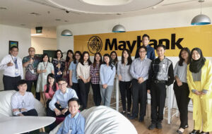 Peluang Karir Maybank 2022, Lowongan, Info Gaji, dan Cara Melamar ...